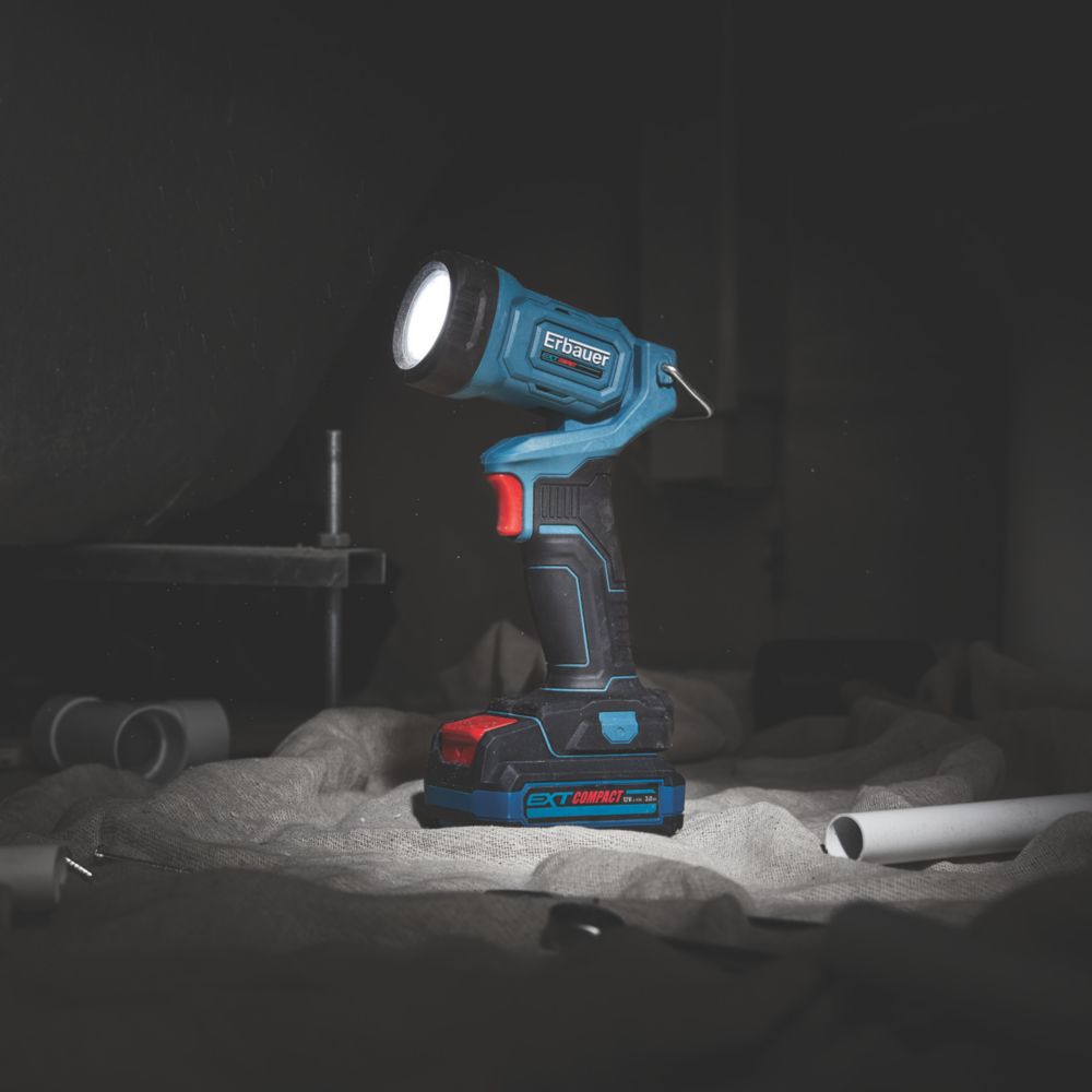 Torches & Work Lights | Cordless Torches | LED torch — Screwfix EU