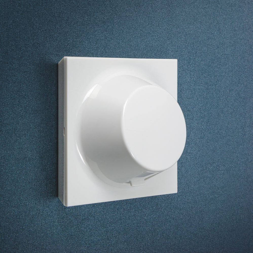 Wall mounted Switches & Sockets — Screwfix EU