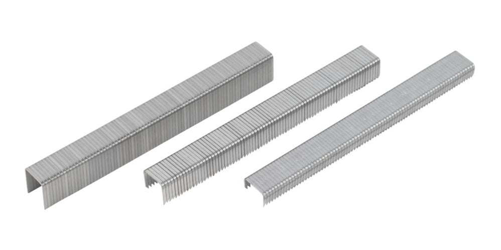 Staples & Tacks — Screwfix EU